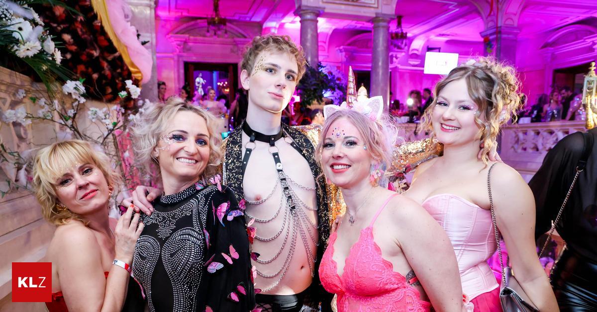 Einfache Sprache: Der Tunten-Ball fand wieder statt